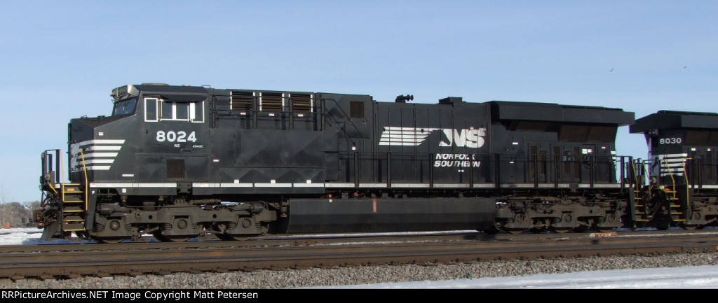 NS 8024
